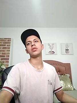 Dante_Magic Cam Model - Watch Dante_Magic Live Webcam | MyHotCams