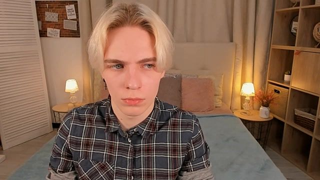 Adam_Winter Cam Model - Watch Adam_Winter Live Webcam | MyHotCams